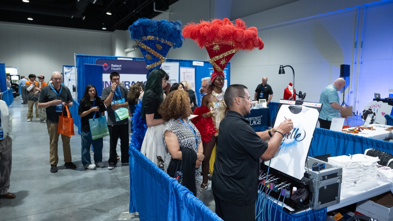 15 Trade Show Swag Ideas That Actually Work (According to Sales ...